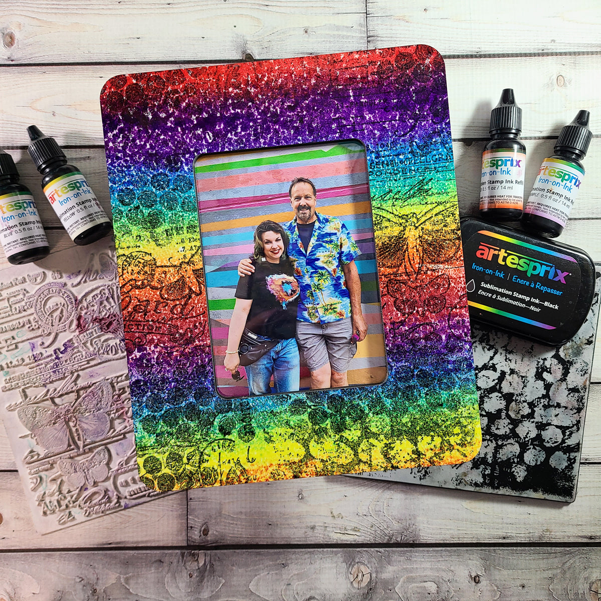 Grungey Iron-on-Ink Rainbow Picture Frame | Artesprix